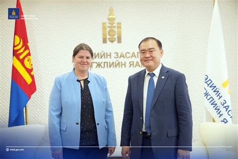 Монгол Улсын Тэргүүн шадар сайд бөгөөд Эдийн засаг хөгжлийн сайд Лу Гантөмөр Канадаас Монгол