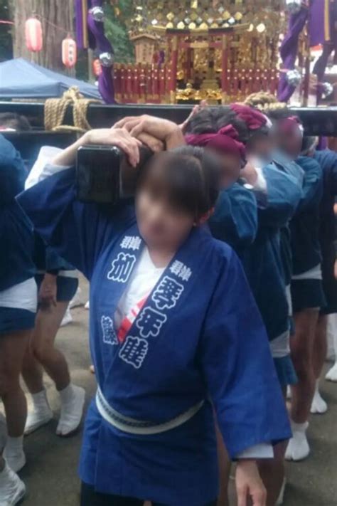 【写真】《演歌の大御所・細川たかし》再婚した22歳年下妻の素顔「会社経営者で元美人市議」「自宅の門はまるで学校の正門のよう」｜newsポストセブン