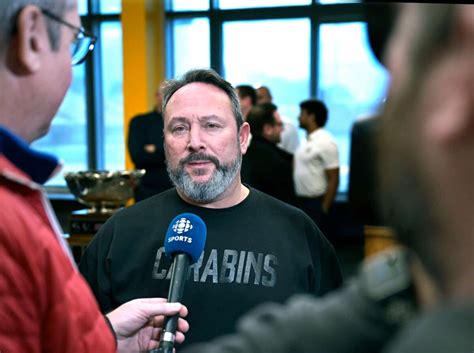 Le Quart Arrière Jonathan Sénécal Dans La Mire Jdm