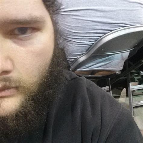 Man Takes Photos Of Buttcracks At Magic The Gathering Event And Its Literally The Best Thing