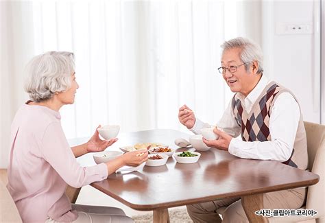 치매 예방에 좋은 세대별 생활습관·음식