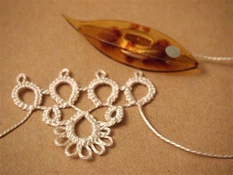 Pin By людмила златовласка On Фриволите Tatting Jewelry Tatting Tutorial Shuttle Tatting