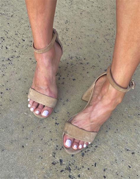 White Toes Begging For Your Attention Rwhitetoes