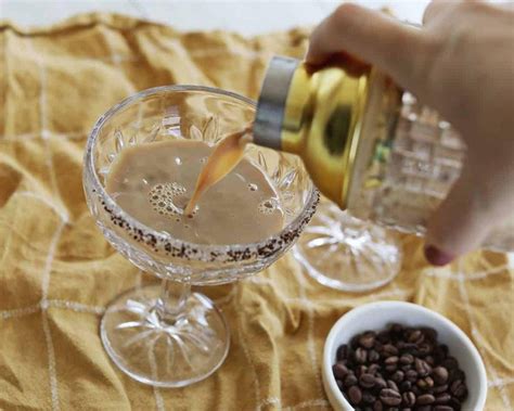 20 Tropical Hawaiian Drink Recipes Refreshing