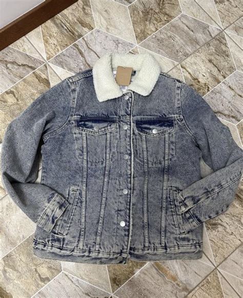 Джинсова куртка — ціна 425 грн у каталозі Куртки Купити жіночі речі за доступною ціною на Шафі