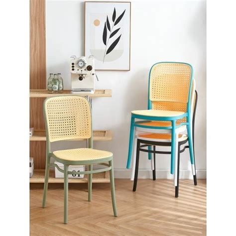 해외 디자인 카페테리어의자 북유럽 가정용 플라스틱 의자 두꺼운 현대 미니멀 레스토랑 등받이 야외 등나무 식당 티몬