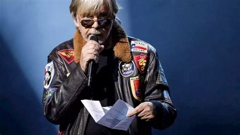 'Elle me suit depuis 30 ans…' Le chanteur Renaud s’est marié à 71 ans avec sa compagne 'Cerise ...