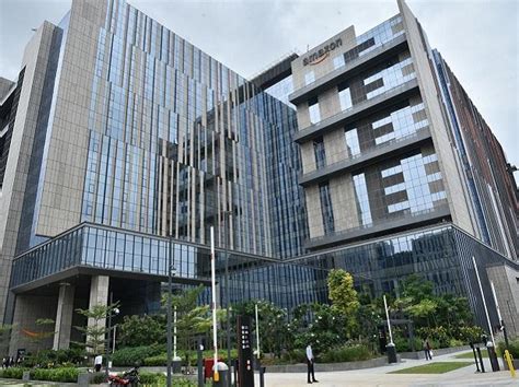 Twenty22 India On The Move Hyderabad Gets Amazons Biggest Campus