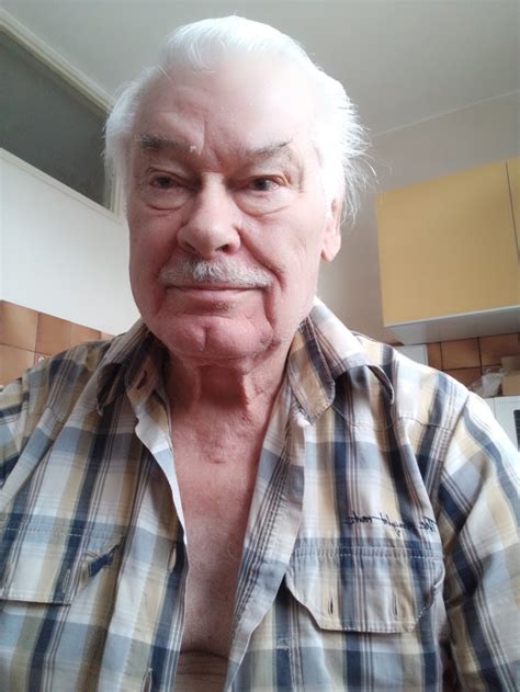 No H Liebesfreudige Oma Bis J In Berlin Er Sucht Sie Erotik