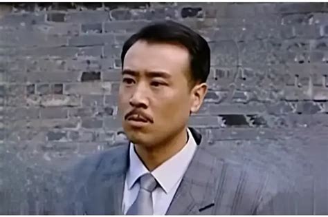 谍战迷有福了！40集《暗夜深海》央视定档，于和伟这次要火出圈！