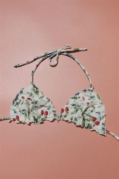 Hot Sexy Evelyn Amini Bikini Pics Hot Sexy Evelyn Amini Bikini Pics