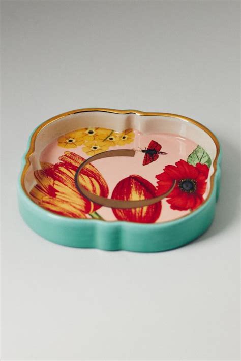 에덴 모노그램 스톤웨어 트링킷 접시 앤트로폴로지 한국 공식 스토어 유니크한 여성 패션 및 라이프스타일 편집샵 200개이상의 프리미엄 브랜드 여성 의류 액세서리