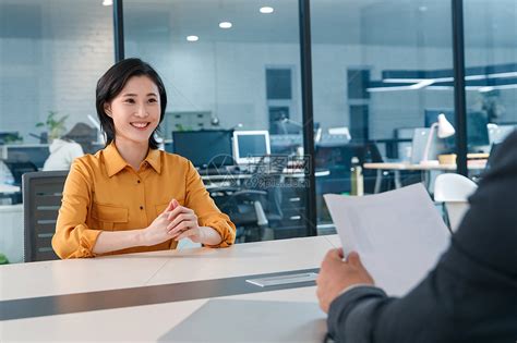 青年女人参加工作面试高清图片下载 正版图片 摄图网