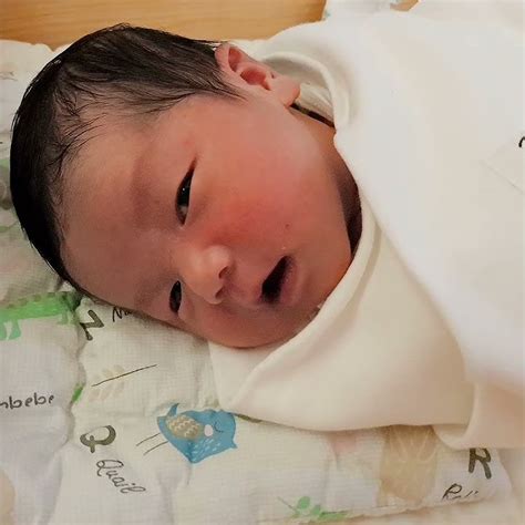 풀버전 생후6일 엄마목소리에 반응하는 아기 소리내서 웃는 신생아 Youtube