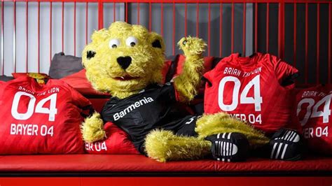 Wer Hat Sich Eigentlich Die Maskottchen Monstrosität Namens Brian The