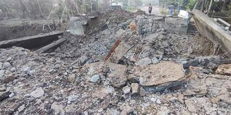 ကျိုက်ကော် မိုးကောင်း တံတားမိုင်းခွဲခံရပြီး လမ်းပန်းဆက်သွယ်ရေး ပြတ်တောက်၊ ပြည်သူ ၁ ဦး ဒဏ်ရာရ