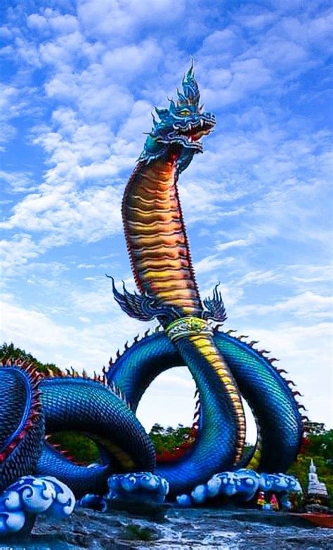 Giant Thai Naga Statua Nel Tempio Phu Manorom Mukdahan Thailandia Artofit