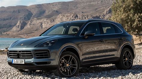 Aston Martin Se Suma A Los Suv De Lujo Con El Dbx Diseño Deportiva Y