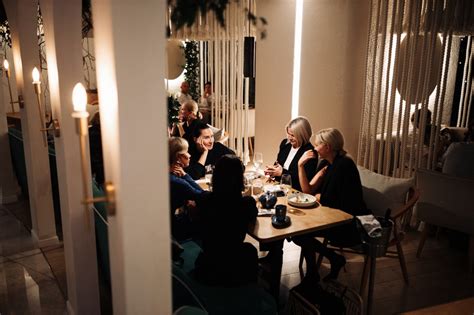 В излюбленном ресторане местных див вводят моду на коктейльные вечеринки