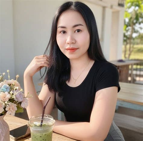 จะหิวไปไหน ยำหอยแครง วัตถุดิบ หอยแครงหนึ่งกิโล พริกแดง 5 เม็ดซอย พริกเขียว 5 เม็ดซอย