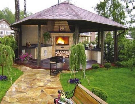 Foisor Hexagonal Din Lemn Cu Gratar Zidit