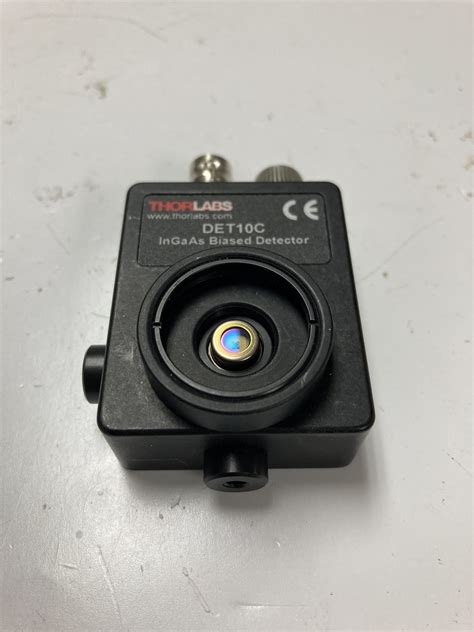 Thorlabs Det10c Ingaas Biased Detector 800 1800nm Optical Detectors Optical Sources And