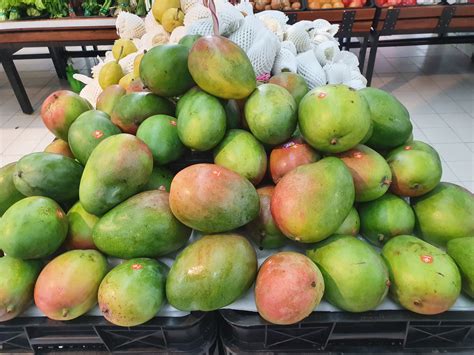 Arumanis Mangoes Information Recipes And Facts