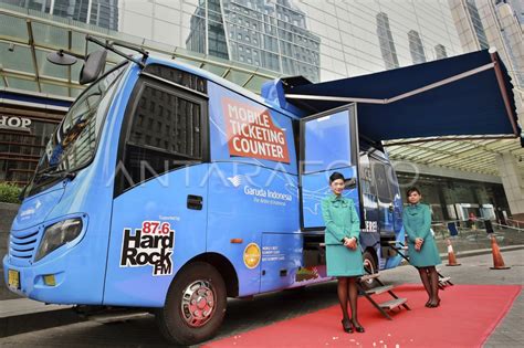 Mobile Ticketing Counter Garuda Antara Foto