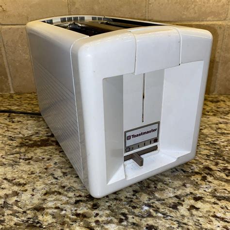 Toastmaster 2 Slice White Metal Toaster Model B1021f Made In Usa Tested