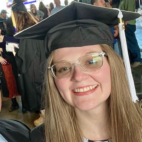 Ashley Nelson Sales Associate Reel Vape Linkedin