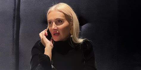 ჩვენ ხომ არ ავაწყოთ ნაძვის ხე და ნაცემი ხალხის ფოტოები ჩამოვკიდოთ რას წერს ნანუკა ჟორჟოლიანი