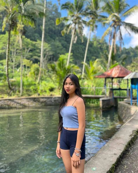 Cewek Bali
