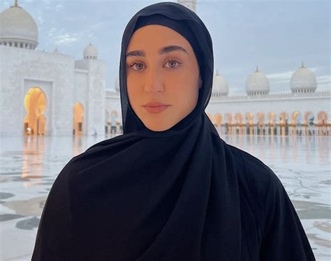 Leana Deeb In Workout Gear Shares Glute Workout Cirrkus News