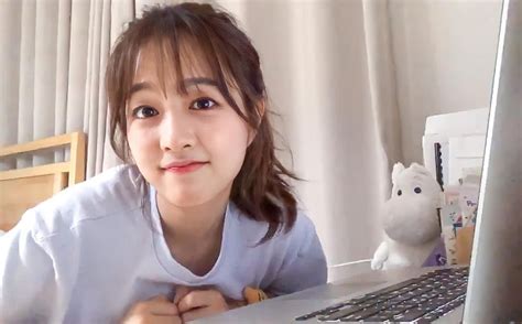 Beautiful Aktris Artis Layar Kunci