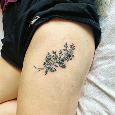 Simple Thigh Tattoo Ideas For Every Style