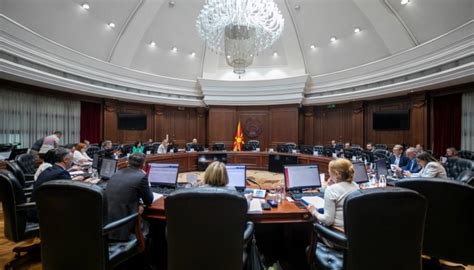 ТРИ ПРЕДЛОГ ЗАКОНИ ПОМИНАА НА ВЛАДИНА СЕДНИЦА Усвоен текстот за данокот за солидарност за