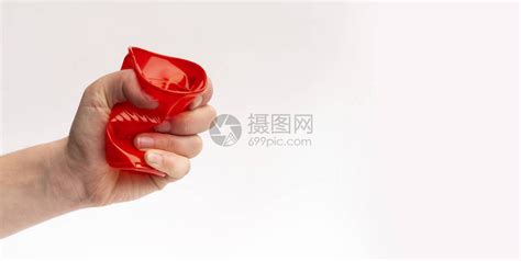 人体健康的微塑料危险在白色背景全景复制空间上手高清图片下载 正版图片504216981 摄图网