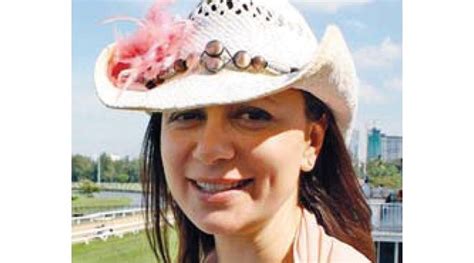 Из дипломатическата кариера на тъщата с удушения зет Арестуват