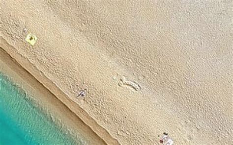 Microsoft Forced To Photoshop Penis Out Of Bing Homepage The Verge