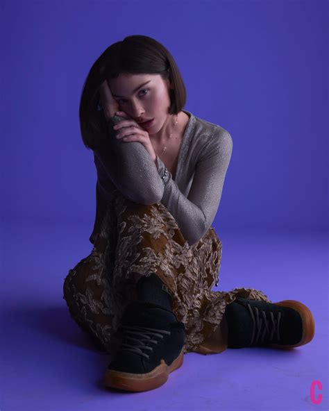 Gracie Abrams On Love Touring And V Day Plans