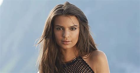 Were Obsessed With These 6 Edgy Looks From Supermodel Emily Ratajkowskis Si Swimsuit Debut In