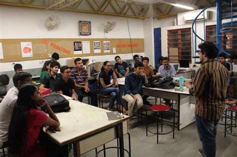 마음샘 소아청소년 프로그램 발달장애 아이들은 태어나는 순간부터 모든 신체 정서 인지 영역의 발달이 시작됩니다 개인의 발달양상은 저마다 다양하지만 일정한 나이에