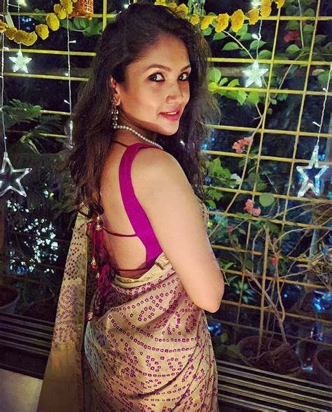 Shruti Bapna Actress Saree Backless Dress Bandhani Saree