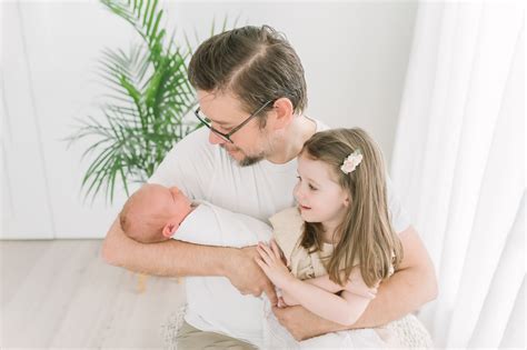 Stress-Free Newborn Photoshoot Style | Niagara, Ontario - Reflections by Karen Byker