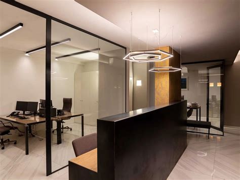 اهمیت شگفت‌انگیز در نورپردازی دفتر کار مبلمان اداری الوند