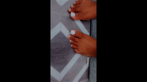 Honey Vee White Toe French Tip Footjob Big Cumshot A Fetishh Clips Sale