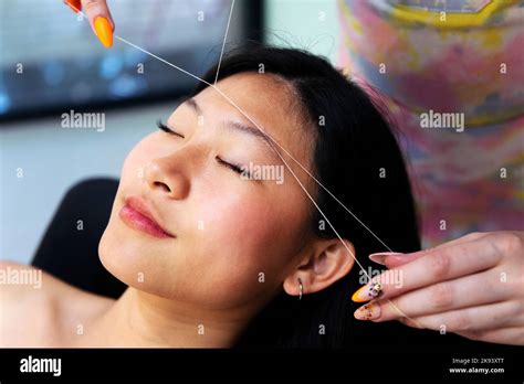 Threading Technique Hi Res Stock Photography And Images Alamy