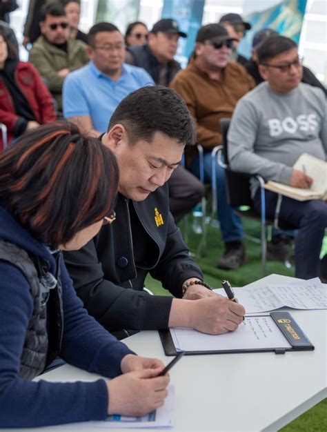 ЭГИЙН ГОЛЫН УЦС ЫГ БАРИХЫН ТУЛД ХУТАГ ӨНДӨР СУМЫН ХАНТАЙ БАГИЙН ИРГЭДИЙГ НҮҮЛГЭН ШИЛЖҮҮЛНЭ
