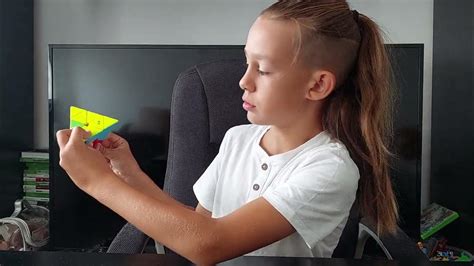 Kako Složiti Piramidu Rubiks Pyraminx Lösen I Tutorial I Deutsch I Srpski Youtube