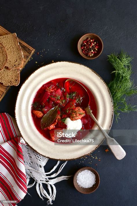 보르쉬 감자 당근 딜을 곁들인 전통 우크라이나 또는 러시아 비트 뿌리 수프 보르시치 수프에 대한 스톡 사진 및 기타 이미지 보르시치 수프 우크라이나문화 감자 요리